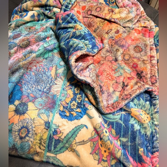 Johnny Was | Bedding | Johnny Was X Sage Vaughn Laurel Canyon Blanket ...
